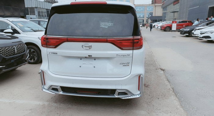 不足18万，全系2.0T+8AT，长超5米的MPV，带你看传祺M8 - 知乎