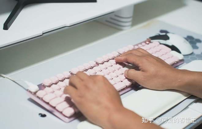 艾石头IR104矮轴三模无线和惠普K23-98三模无线哪个好?