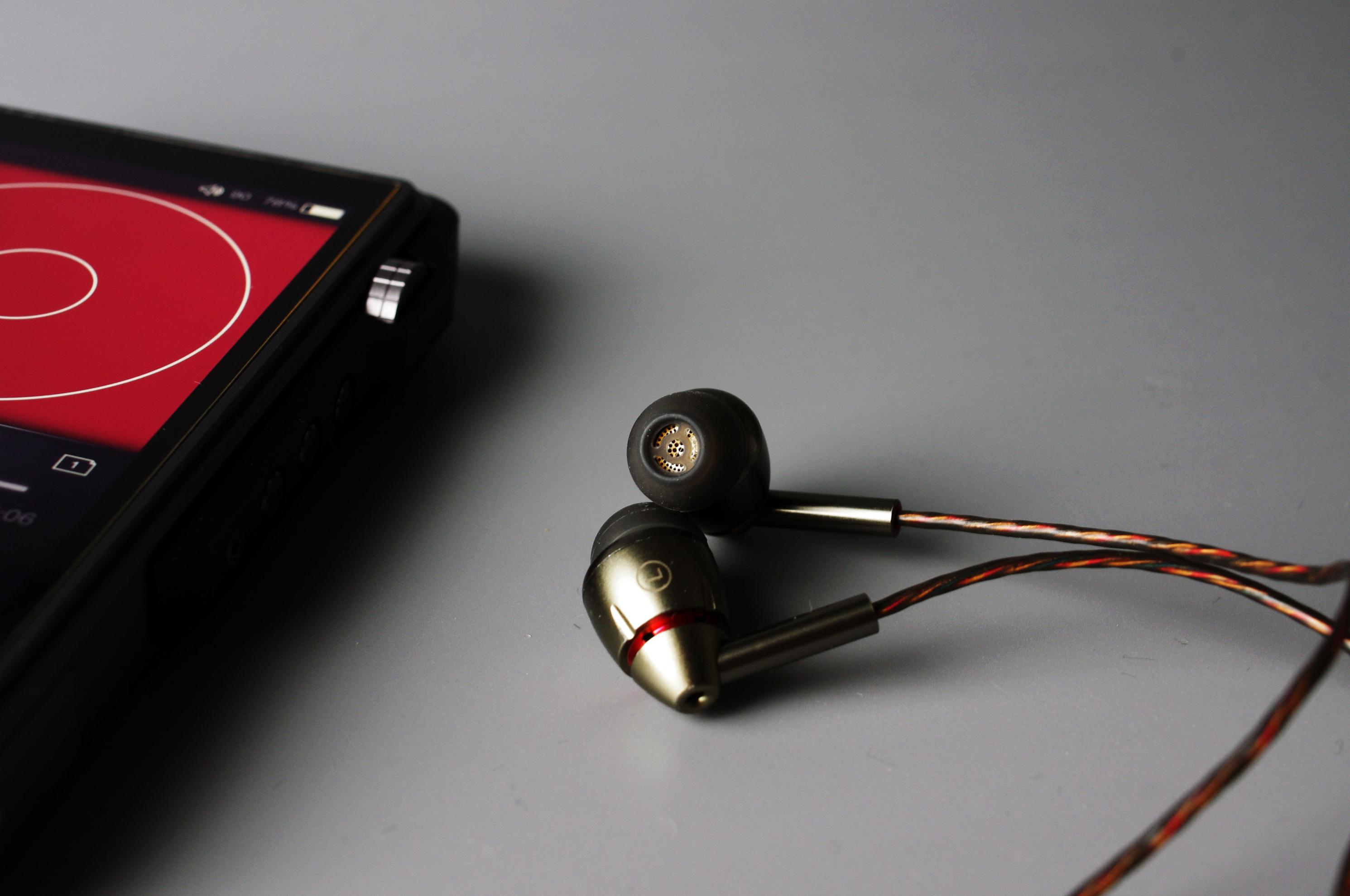 暗影里的巨人—1MORE E1010简评 - 知乎