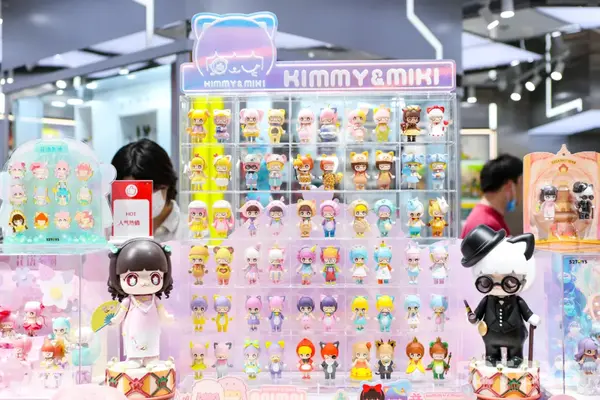 专访52TOYS陈威：收藏玩具把IP「玩儿」出态度 - 知乎