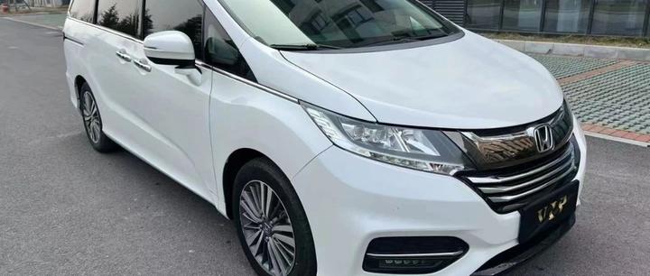 油耗低至6L！二手不到12万，这台7座MPV为何成二胎家庭终极选择？ - 知乎