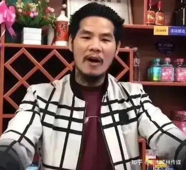 这人曾因偷电瓶车火遍全网，现在拥有豪车美女，只因做了这件事 知乎