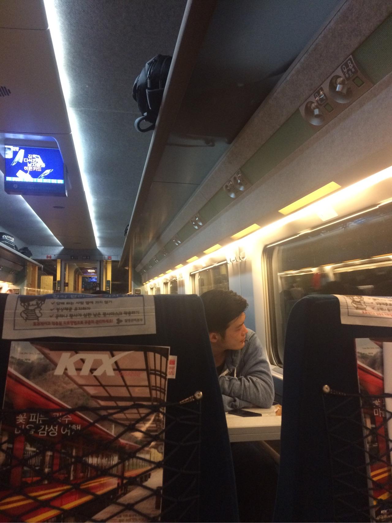 釜山行里的韩国 KTX 高铁技术水平怎么样，和中国 CRH 相比呢？ - 知乎