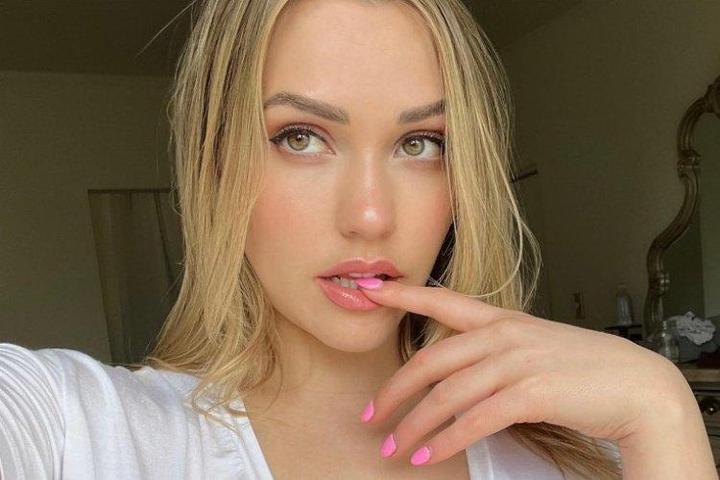 暗黑女神，米娅·马尔科娃 (Mia Malkova)16岁时被好朋友拉入暗黑界 - 知乎