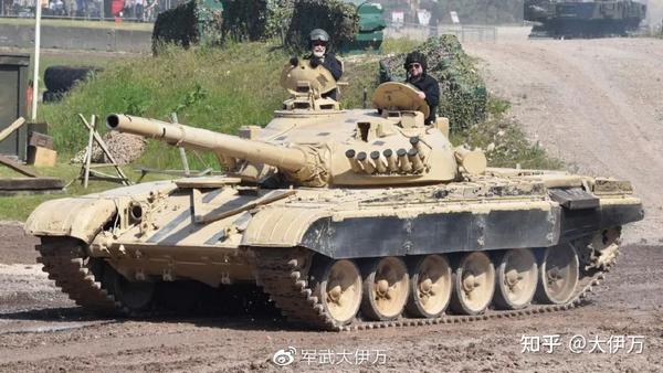 T-72车体顶着VT-4炮塔，中国包头市街头的“缝合怪”在憋什么大招？ - 知乎