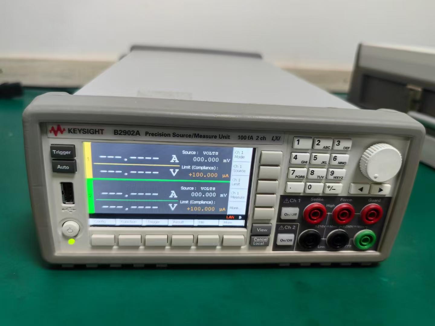 Keysight B2902A 精密型电源 - 知乎