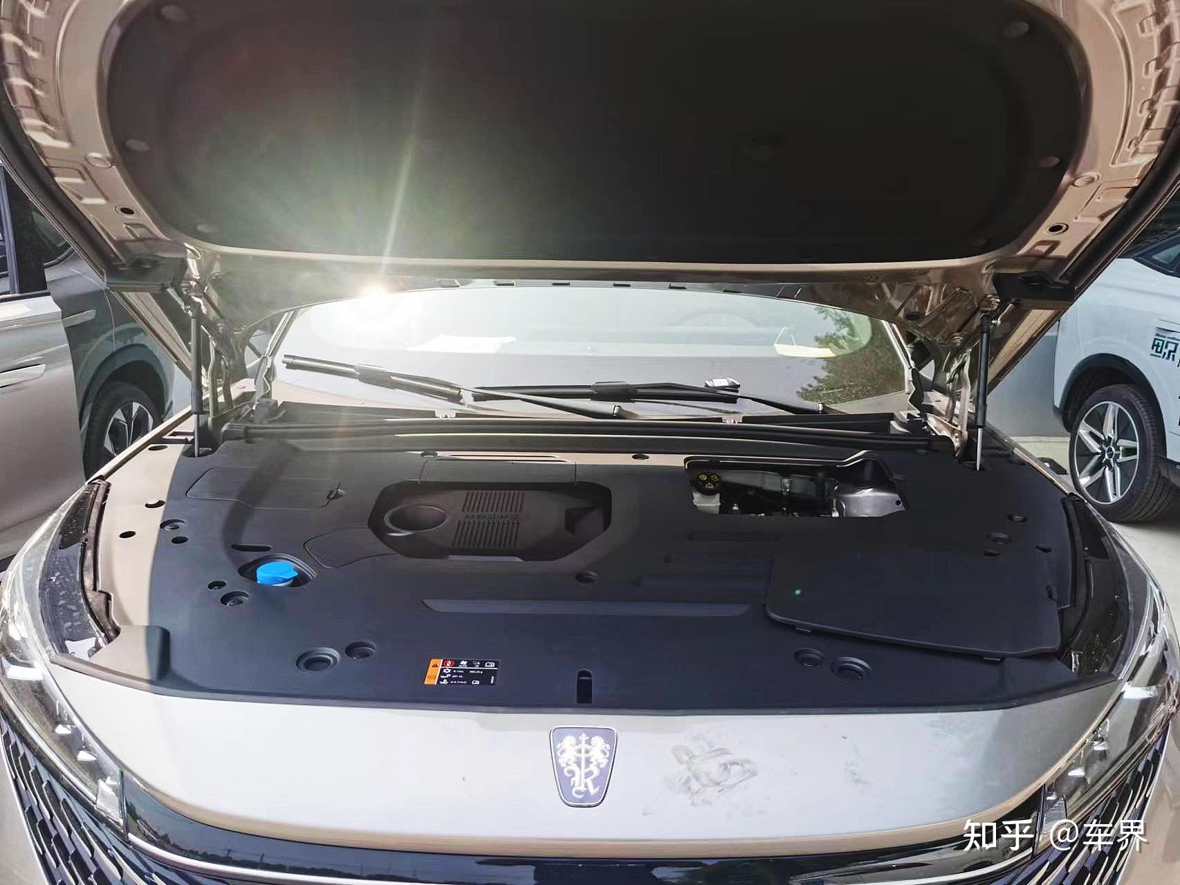 第三代荣威RX5到店实拍：设计焕然一新，可移动大屏很吸睛！ - 知乎