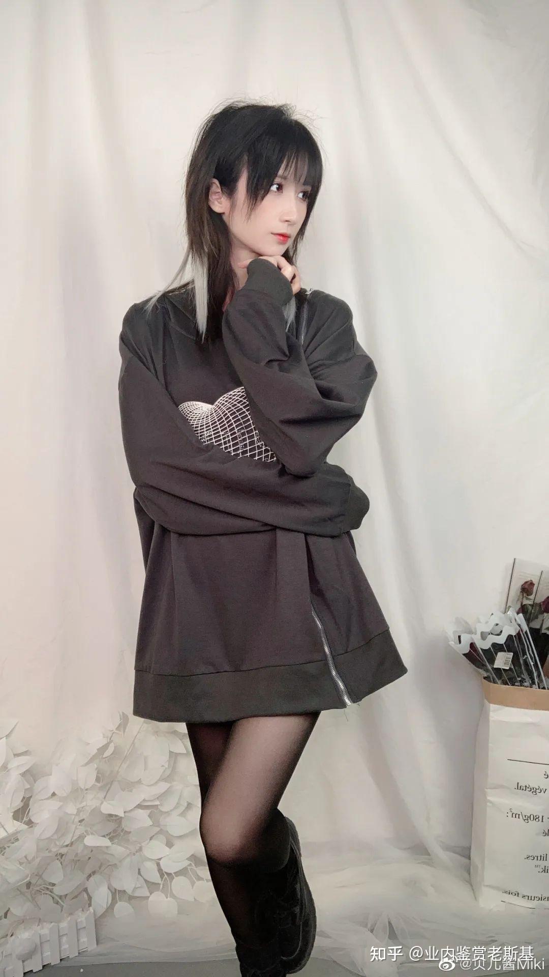 精致COS萌妹黑丝JK身材却异常火辣——贝儿酱 - 知乎