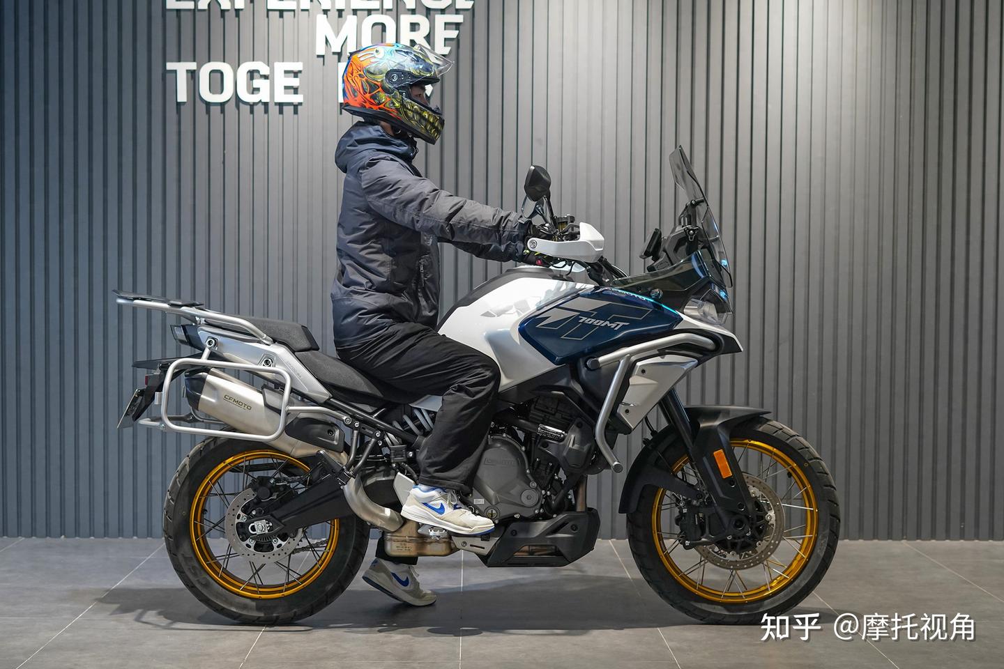 春风700MT上市，仅29980元！中大排ADV的价格屠夫 - 知乎