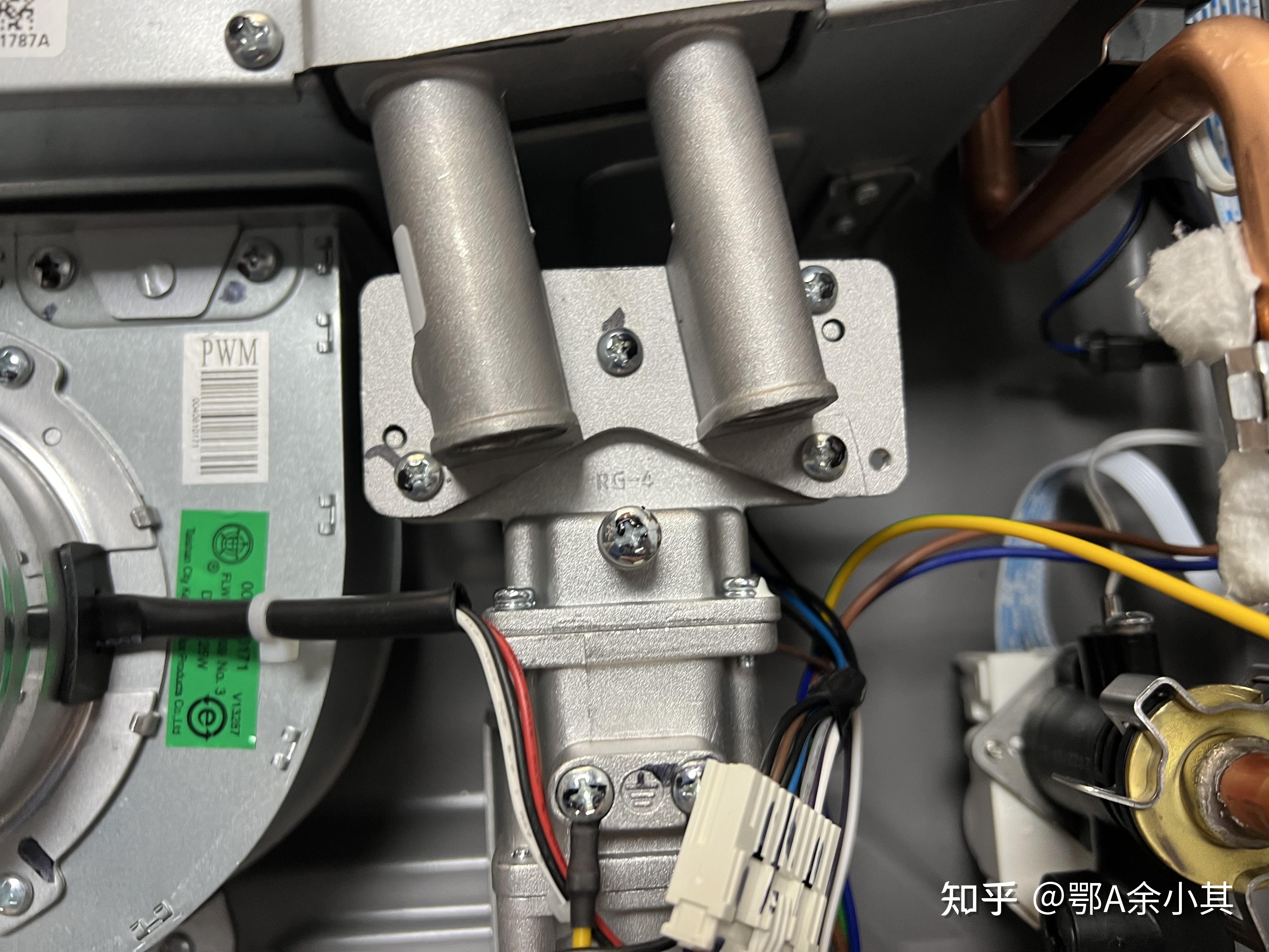 《干掉热水器云评测》(十四)国产海尔中端热水器JSQ31-16KL3 海尔下置风机+水量伺服基础款产品 - 知乎