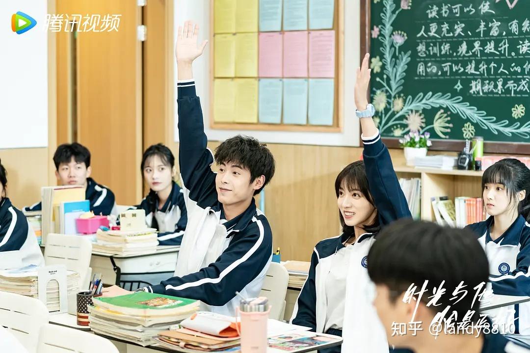卢昱晓、吴俊霆领衔主演，卢俊杰、肖雨、董子凡、黎明旭、张恒铭主演，胡嘉欣特别出演的《时光与他，恰是正好》剧照 - 知乎
