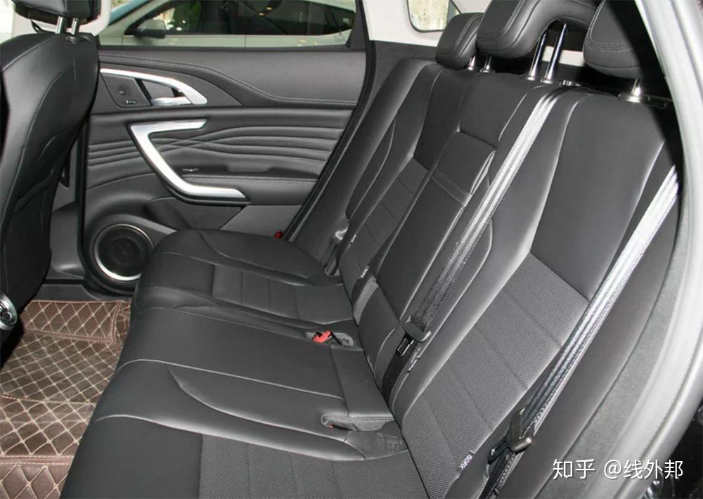 自主豪华SUV之争：实拍对比魏派VV7和红旗HS5 - 知乎