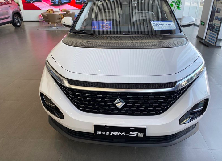 进店实拍2019款新宝骏RM-5！车长4705mm，售7.88万元起 - 知乎