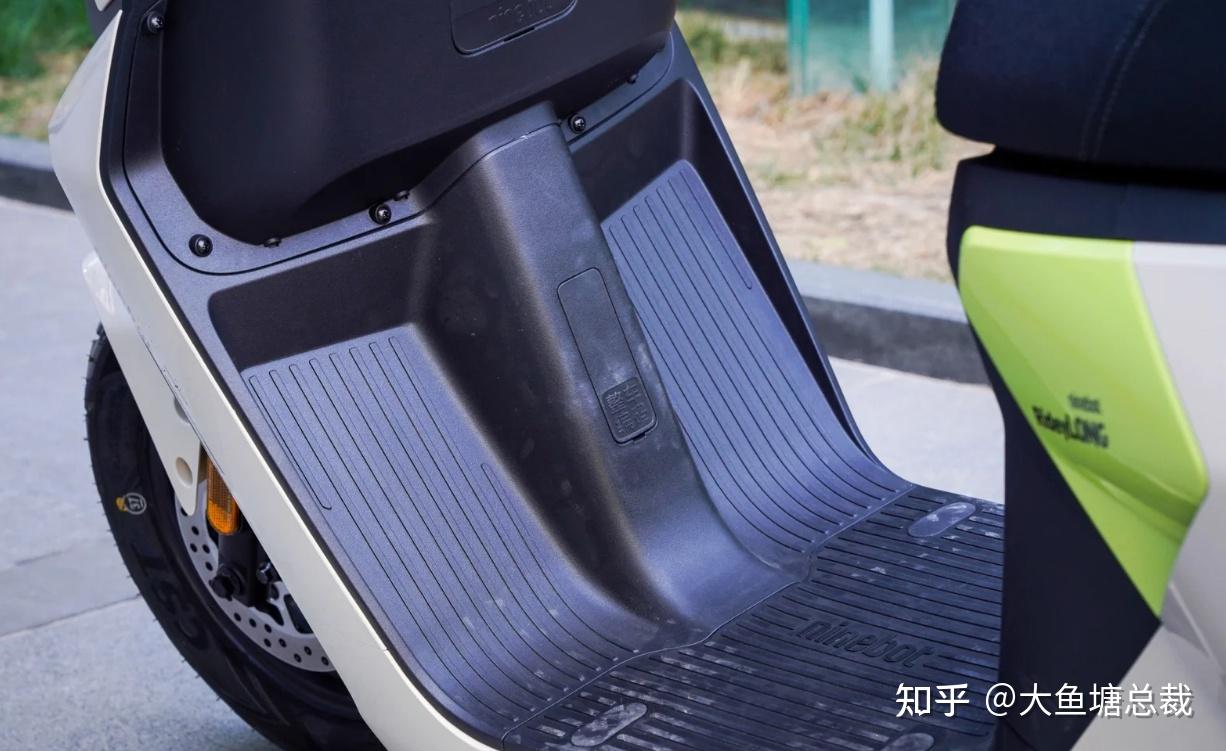 九号电动F2z 110体验怎么样？对比F90M升级有多大？一文看懂细节 - 知乎