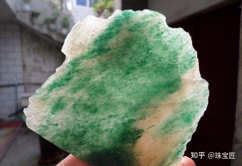 四大名玉之一!它是撞脸翡翠、岫玉、和田玉的大众脸?聊聊独山玉 四大名玉之一!它是撞脸翡翠、岫玉、和田玉的大众脸?聊聊独山玉