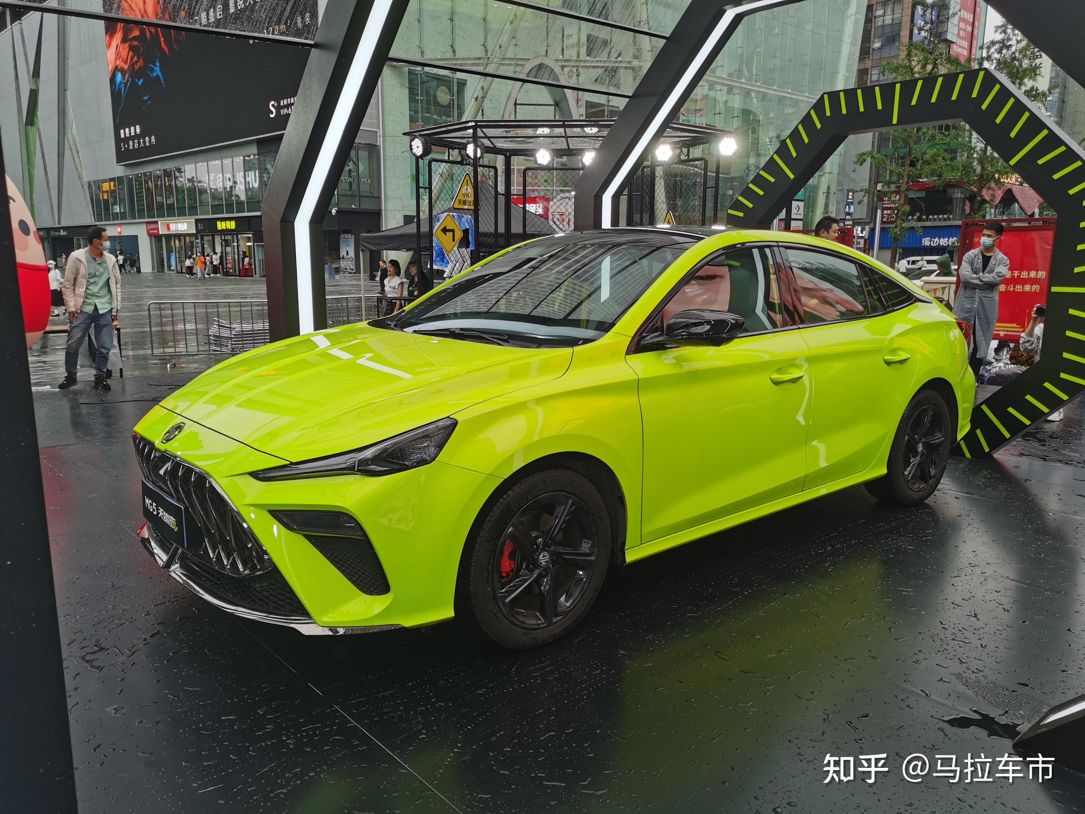 空降成都春熙路，名爵MG5天蝎座又解锁了新玩法！ - 知乎