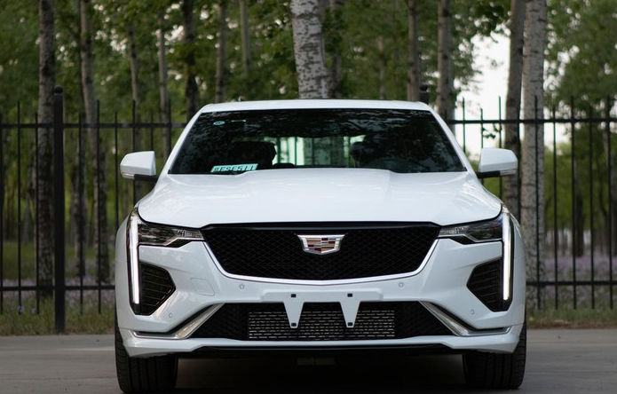 “大后超”凯迪拉克CT4，原汁原味的标轴，配2.0T+8AT - 知乎