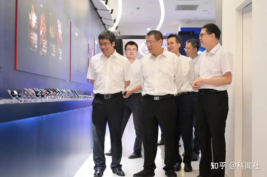 紫光新启航，展锐新征程 | 紫光集团董事长李滨调研考察紫光展锐 - 知乎