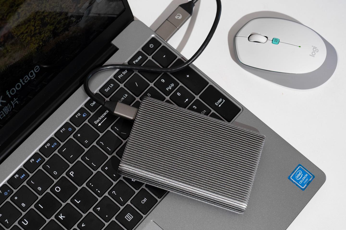 你的硬盘盒穿散热马甲了吗？奥睿科AM2硬盘盒体验 - 知乎