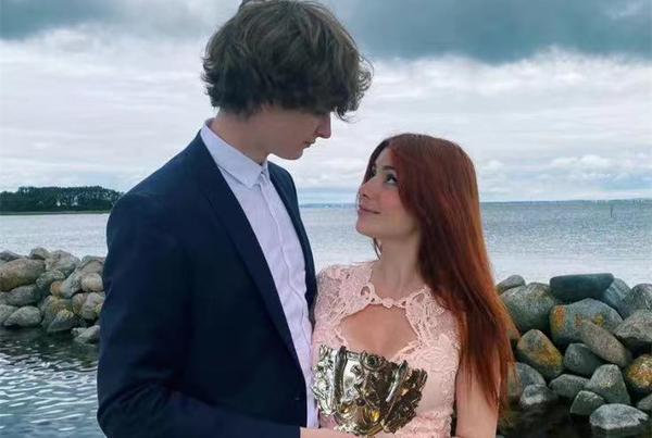 S11最“惨”选手诞生，FNC下路Upset将缺席全部比赛，HLE成最大受益者？ - 知乎