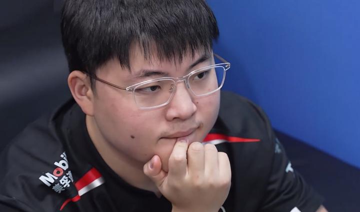 LPL：Uzi皮肤价值公开，至少花费1160，能拿下臻彩，上限不好估量 - 知乎