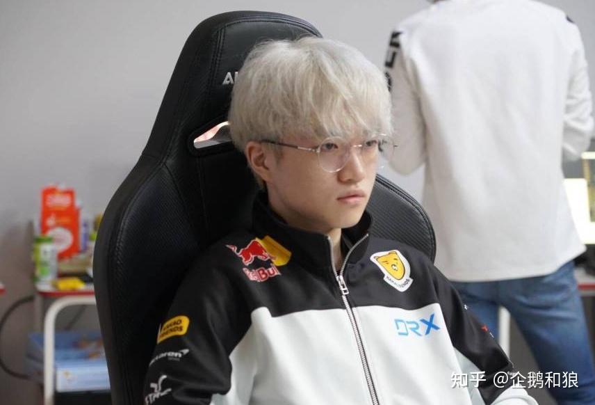 网传JDG战队因上单选手Ale与教练cvmax爆发剧烈冲突最终选择辞退教练，如何评价这一事件？ - 知乎