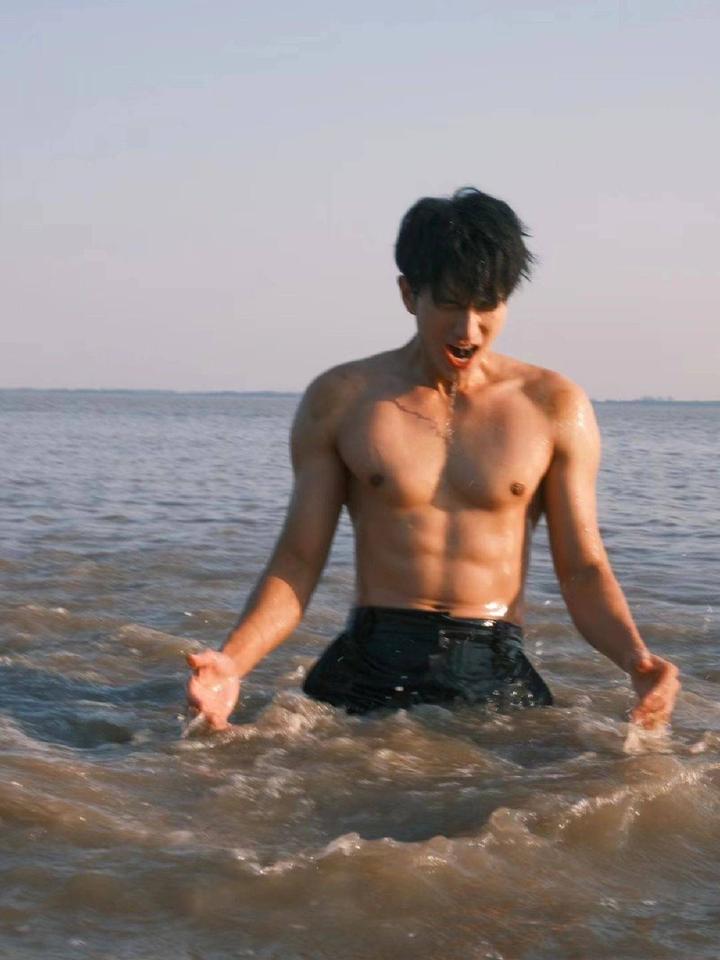 186cm北京帅哥，不仅颜值高，六块腹肌更是撩啊…… - 知乎