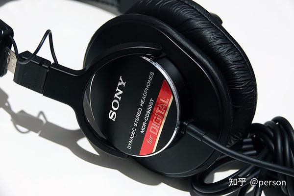索尼首款开放式监听耳机MDR-MV1，立体声时代的空间表达意识机器 - 知乎