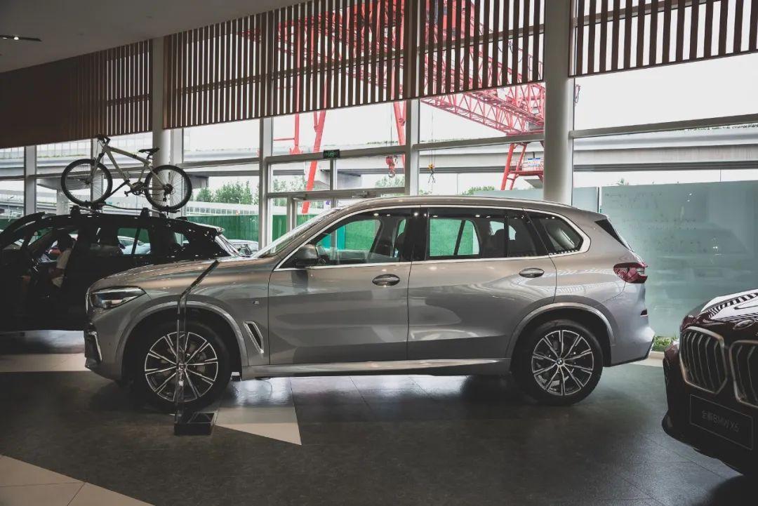 探店全新BMW X5：开始说「不要」的，最后都喊了「香」 - 知乎