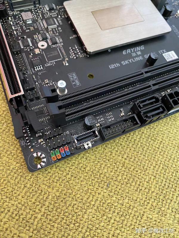 1700元尔英酷睿I7ITX套装集成INTEL最强96EU核显双网卡3固态WIFI，最大睿频功耗115W单核770全核8200大娘72万 - 知乎