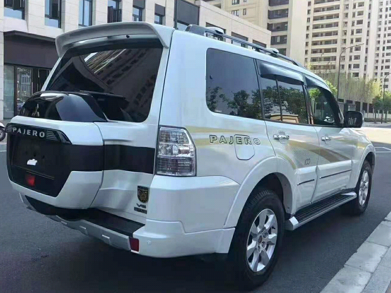 到店体验帕杰罗V93：高大威猛，动力参数弱，仅售33万 - 知乎