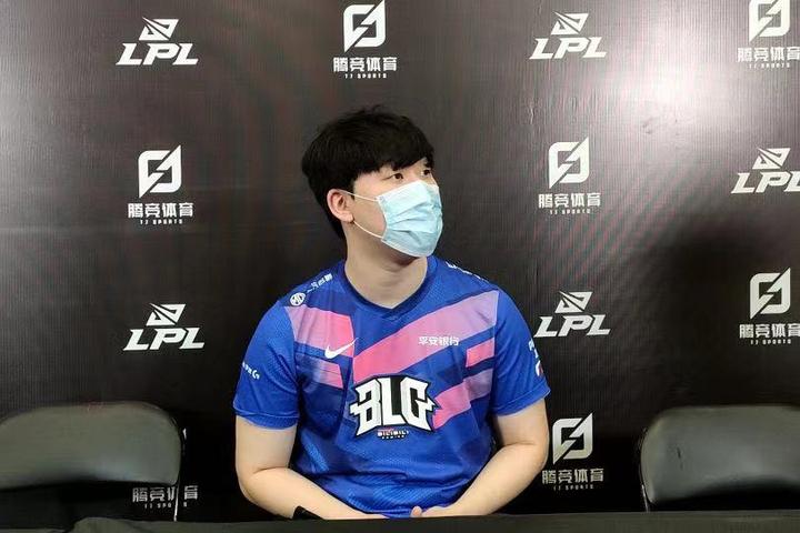 【夏季赛专访】BLG.Zeka：队里的Solo King肯定是我，目前版本盲僧1V1很强。 - 知乎