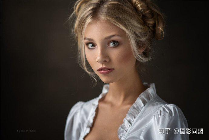 一个女孩名叫Alice，摄影师Dennis Drozhzhin - 知乎