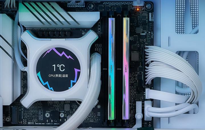 芝奇幻锋戟Z5 RGB DDR5-7200 24GB内存评测：稳上7800MHz、温度只有56度 - 知乎