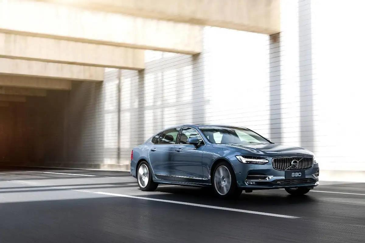 对沃尔沃的安全没概念？看看S90的表现你给打几分 - 知乎