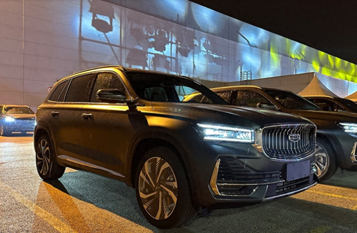 高功2.0T配8AT，新款15.77万起，星越L门槛提升给银河让路？ - 知乎