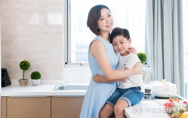 男孩喜欢 粘着妈妈”咋办?怕养出妈宝男?李玫瑾:母爱不可戒断 知乎