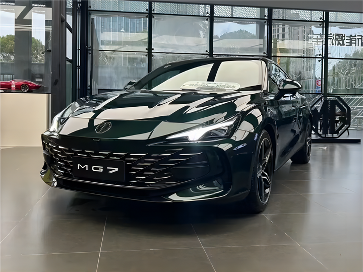 实拍名爵MG7：无框门+电动尾翼，2.0T爆发261马力，能否让你心动 - 知乎