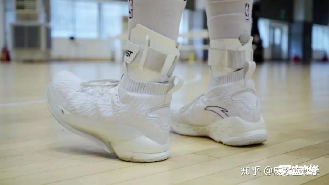 KT4实战测评：总决赛唯一露脸的国产球鞋，值得入手吗？ - 知乎