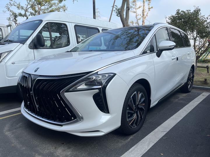 探店风行游艇，11.99W起，1.5T爆197马力，一二排放倒能当床！ - 知乎