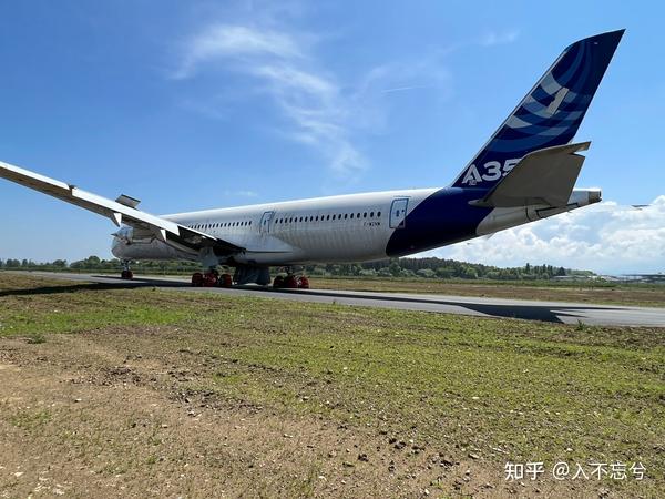 民航冷知识：欧洲最著名的飞机坟场，塔布 - 知乎