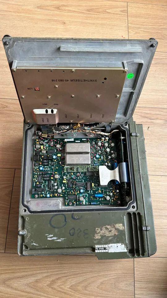 罕见的Thomson CSF skyhopper TRC-350 无线电发射器-法国制造 - 知乎