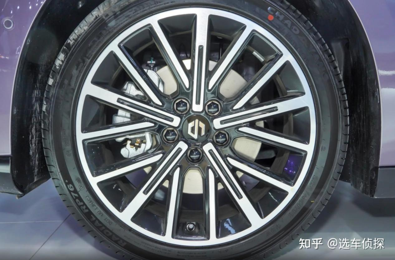 8.98万起的零跑B01，高低配差价3万怎么选？入门款配手动座椅 - 知乎