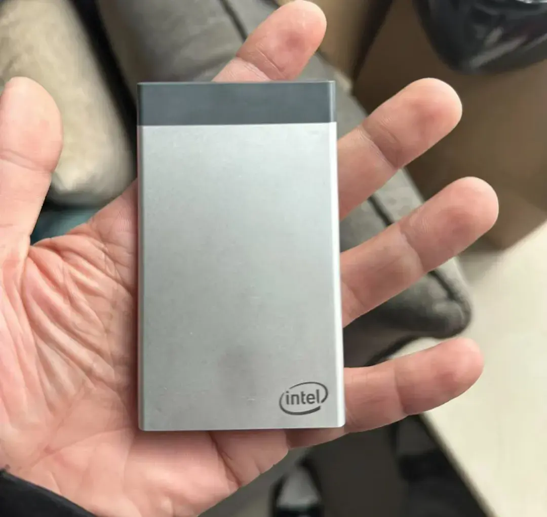 200元的“卡片电脑”，比移动电源还小，预装Win10系统 - 知乎