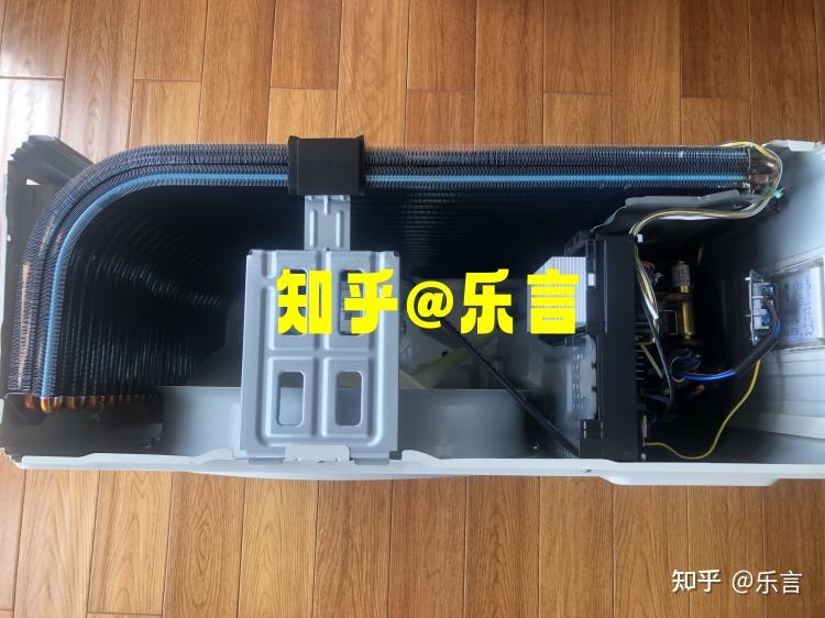 空调拆开看丨1.5匹“格力 云佩”有减配吗？拆机带大家看一看！