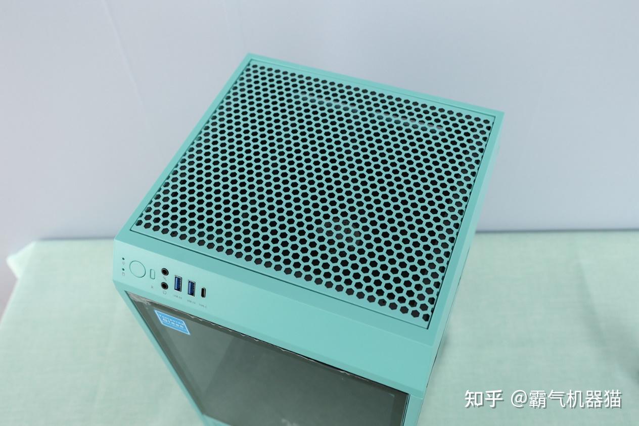 你以为是鱼缸？不，其实是机箱——TT Tower 100 itx机箱DIY装机鉴赏