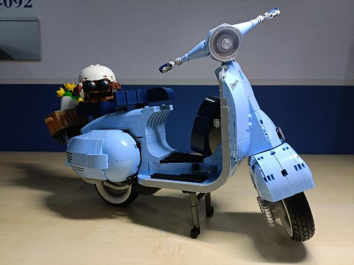 乐高创意高手系列：10298 Vespa 125踏板摩托车测评 - 知乎