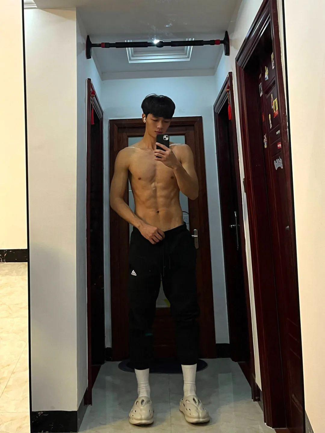 191cm广东体育生，长腿白袜超级诱惑！ - 知乎