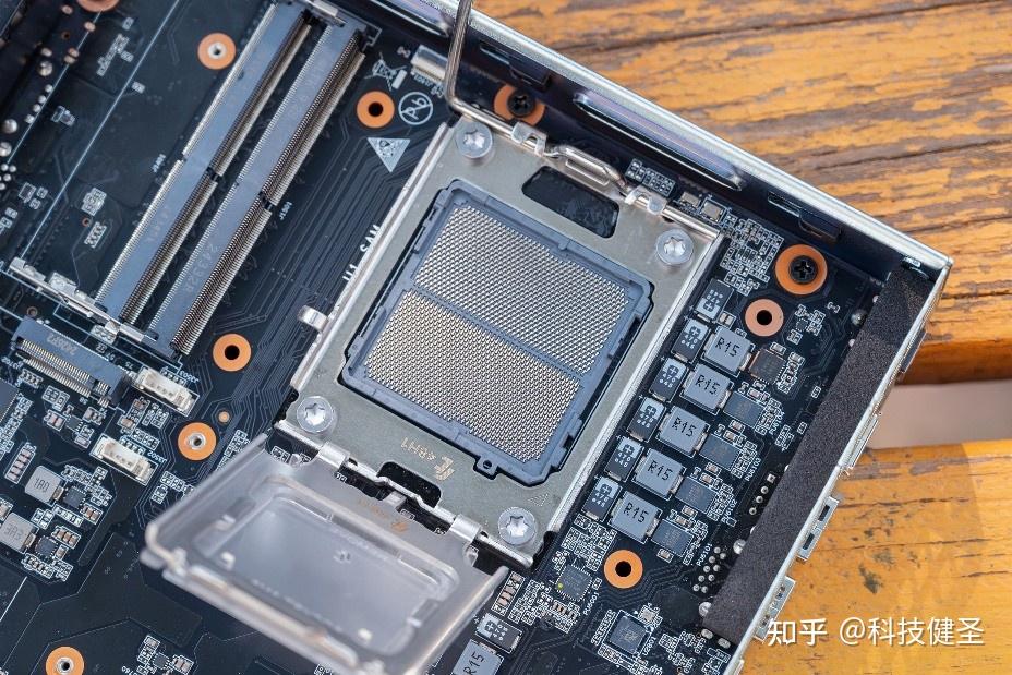 既能游戏又能AIO的家用小主机——铭凡MS-A1开箱体验 - 知乎