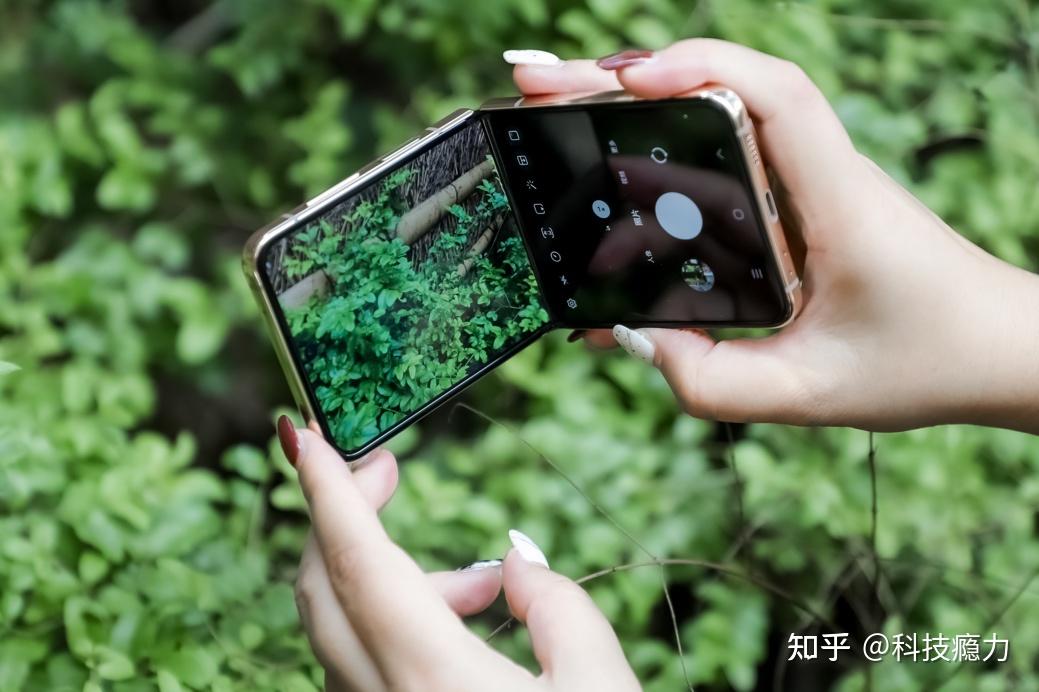 心系天下三星W23 | W23 Flip双旗舰折叠屏手机正式发布 - 知乎
